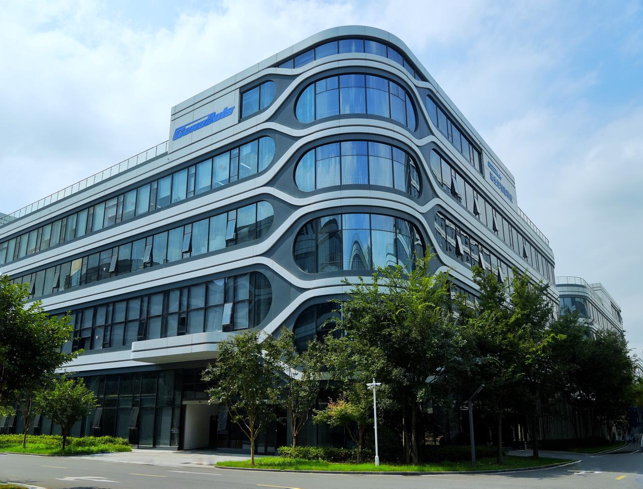 CenoBots | Commercial Cleaning Robots